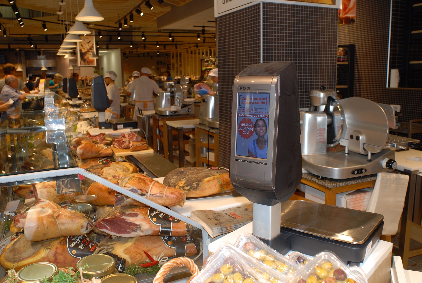 SM series, e.Label and Queue management solution Case Studies Unicoop ...